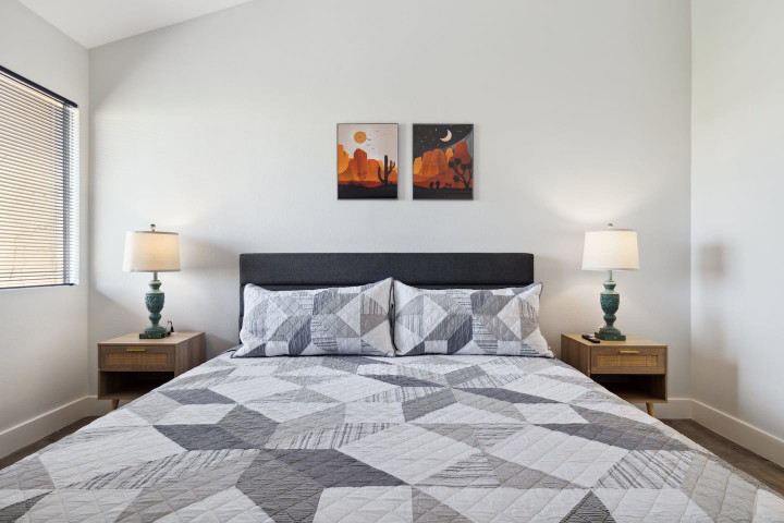 Old Town Condo W Pool/hot Tub/sauna/bbq - Scottsdale, AZ