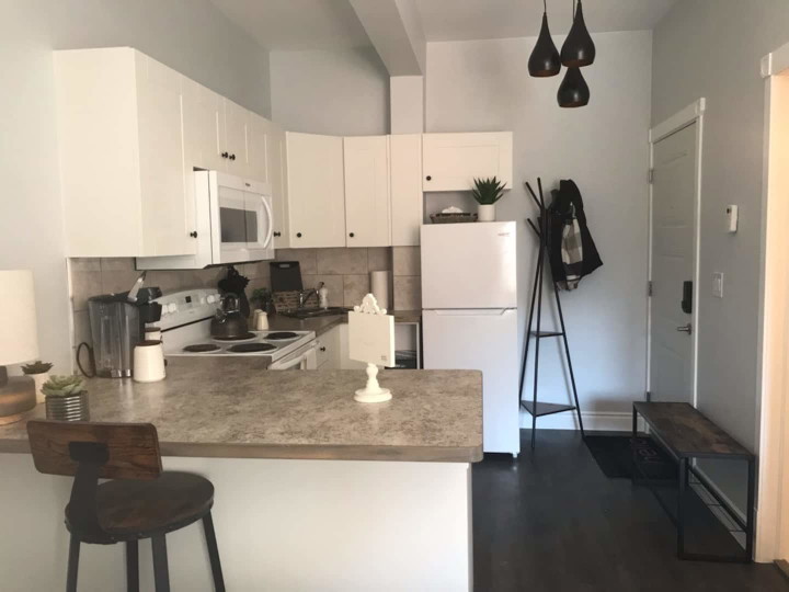 Downtown Fully Equipped Updated Studio Condo - Brockville