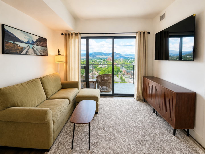 Modern Downtown Retreat - Kelowna
