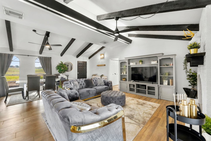15 Acre Farm Stay With Hot Tub & Game Room - San Marcos, TX