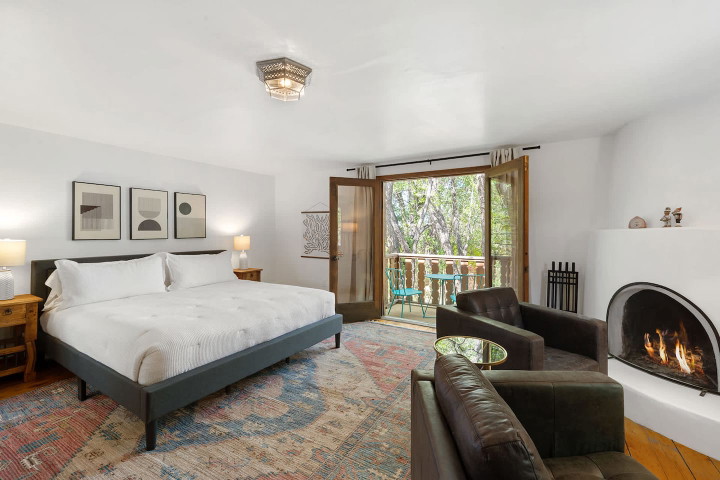 Walk Everywhere, Two Kiva Fireplaces, Two Patios - Santa Fe, NM