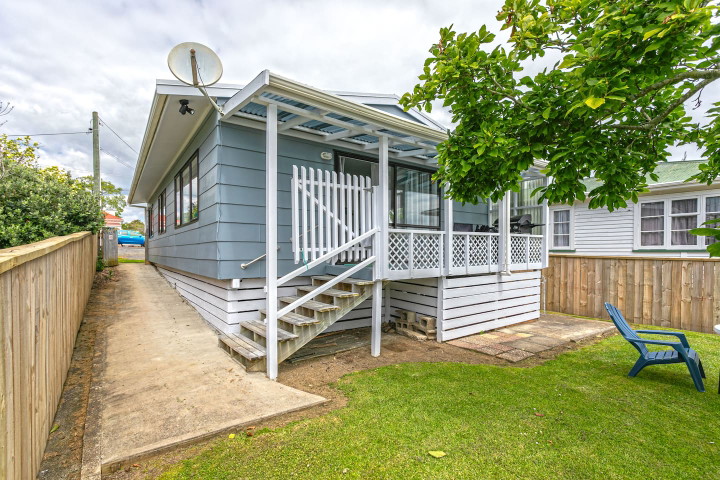 Cute And Central - Coromandel