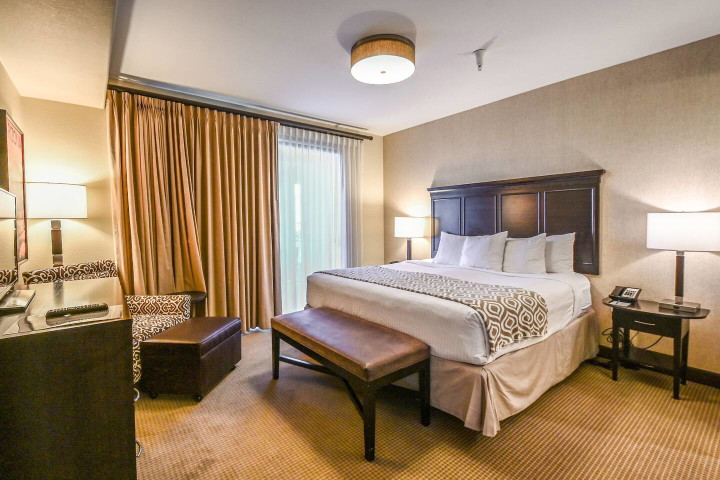 Peoria Desert Hideaway Resort Pools - Peoria, AZ