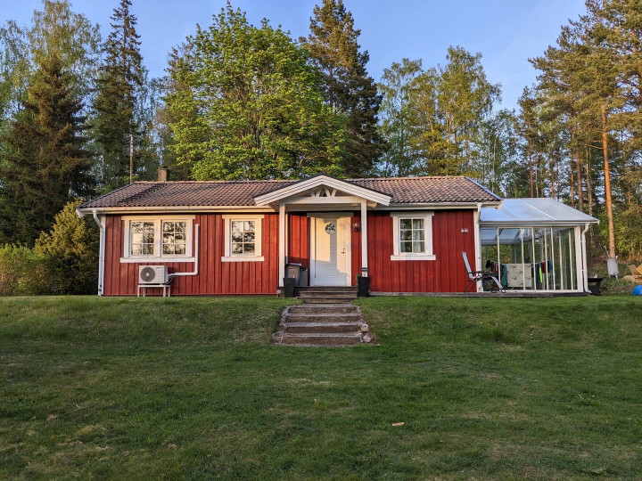 Quiet Cabin Near Lake Vättern  Space For 8, Conservatory - Sweden