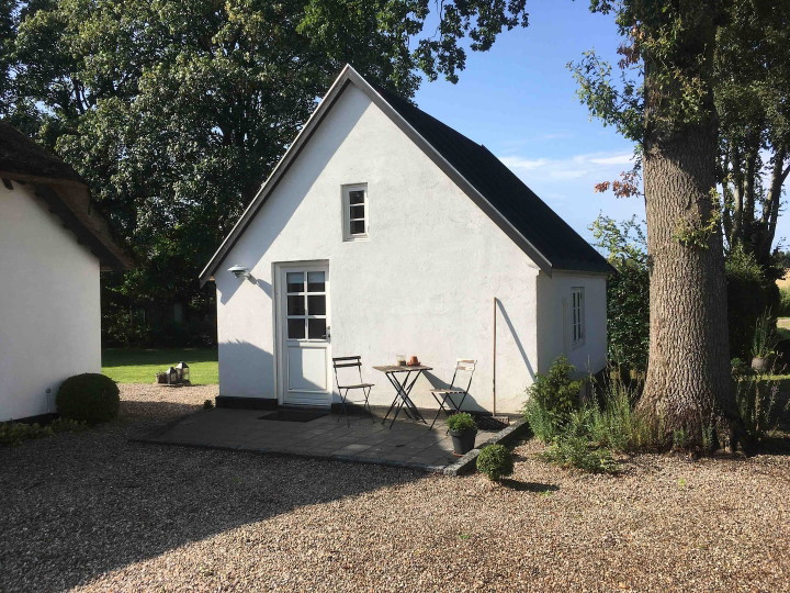 Charmerende Fritliggende Anneks Med Egen Indgang. - Odense