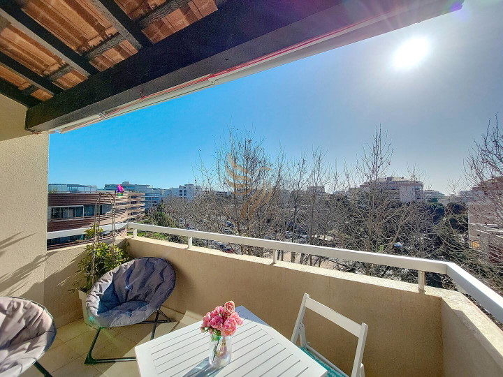 Studio Azur, Terrace, Parking, 10min From Sea - Fréjus