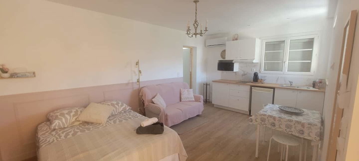 Charmant Studio Dans Le Haut D Une Maison - Puget-sur-Argens