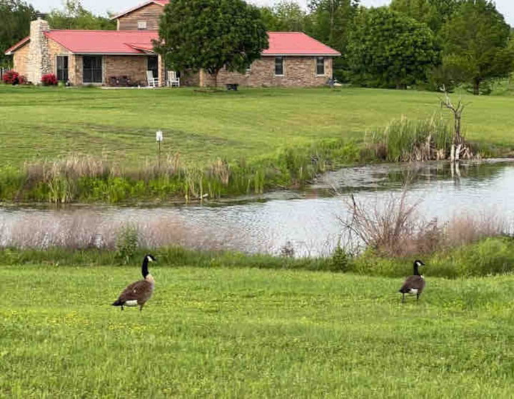 Blue Bell Lakeside Duplex(w/ 10ac Pond/lake/pool) - Ardmore, OK