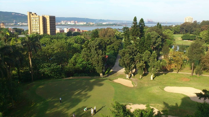 淡水河邊/高爾夫球場景觀第一排,好山水休閒絕佳,安靜養生,馬偕文化園區自由行,真理大學食衣住行好 - Taipeh