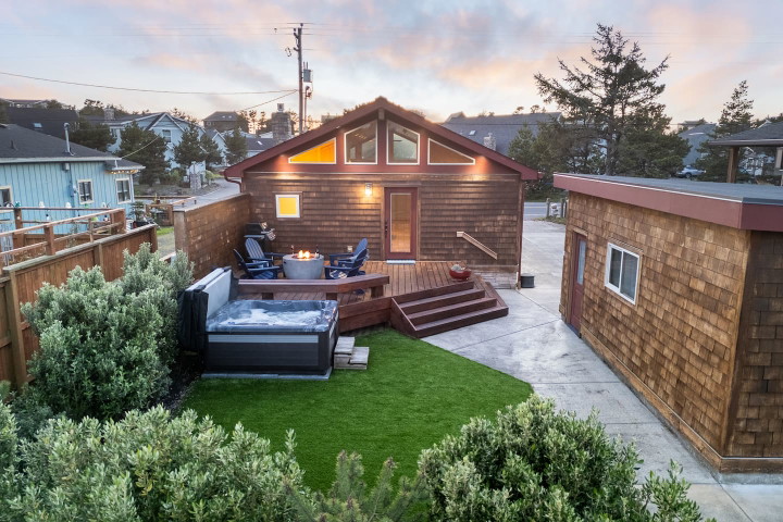 Coho Cottage-pups Ok- Hot Tub- 5 Min Walk To Beach - Pacific City, OR