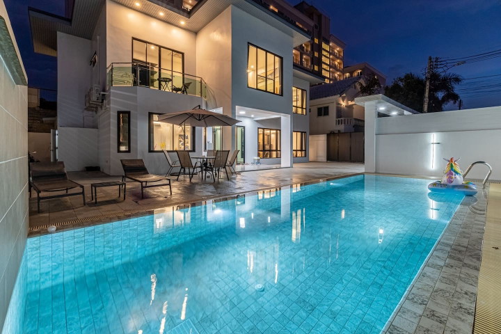 King 1 [Central Jomtien Pattaya Single Family Villa] [Pool] [5 Bedrooms 7 Bathrooms] [Private Ktv Room] [Luxury Decoration] - Pattaya