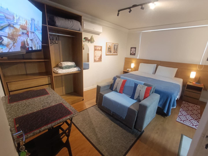 Studio Paris: King Bed, Garage And Air Conditioning - Curitiba