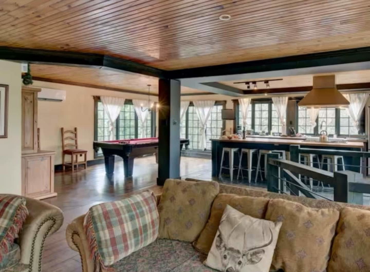 Spa, Pool Table, Waterfront, Spacious Rustic Loft - Ottawa
