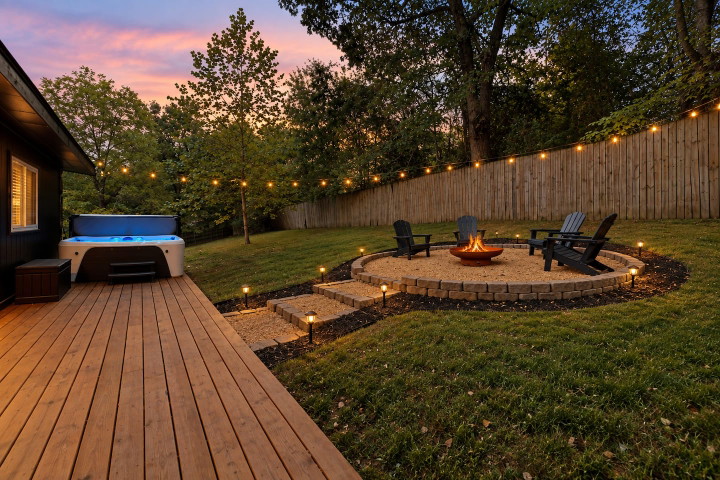 The Drift  Beaver Lake  Hot Tub  Fire Pit - Fayetteville, AR