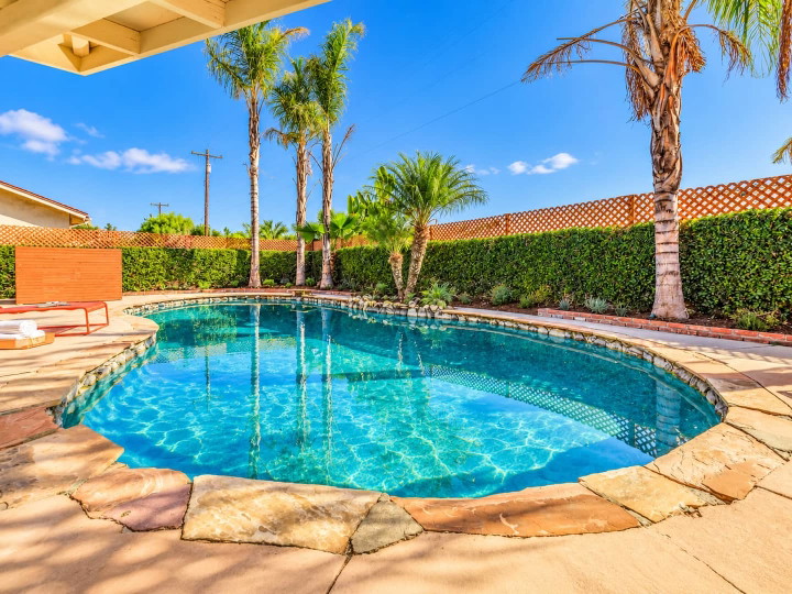 Pet-friendly 4br Pool Home Near Disneyland - Anaheim, CA