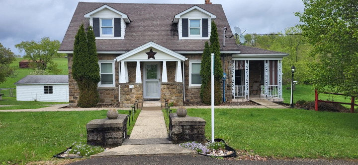 Quiet Space With Spacious Yard For Parking In Nice Community - Nemacolin, PA
