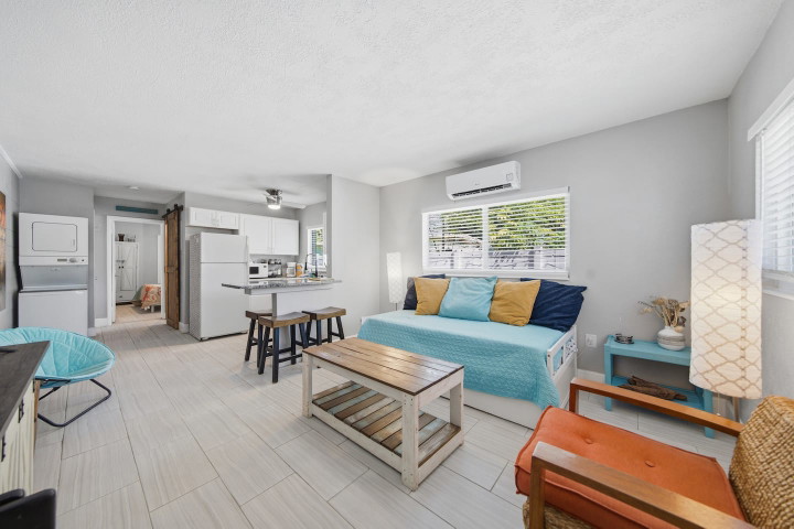 Beachside Pet Friendly 1-bedroom Apartment - Cocoa Beach, FL