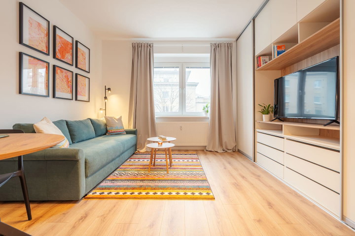 Stylish 1br · Local Market Vibes · Walk To Nivy - Bratislava