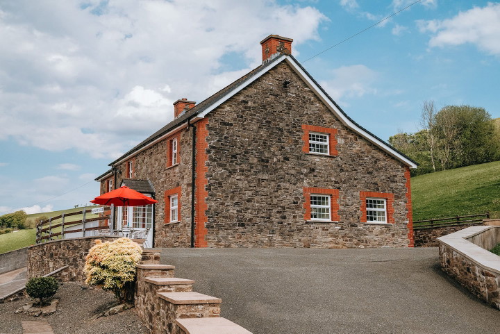 Sunnyside Farmstay With Hottub Brecon Beacons - Brecon