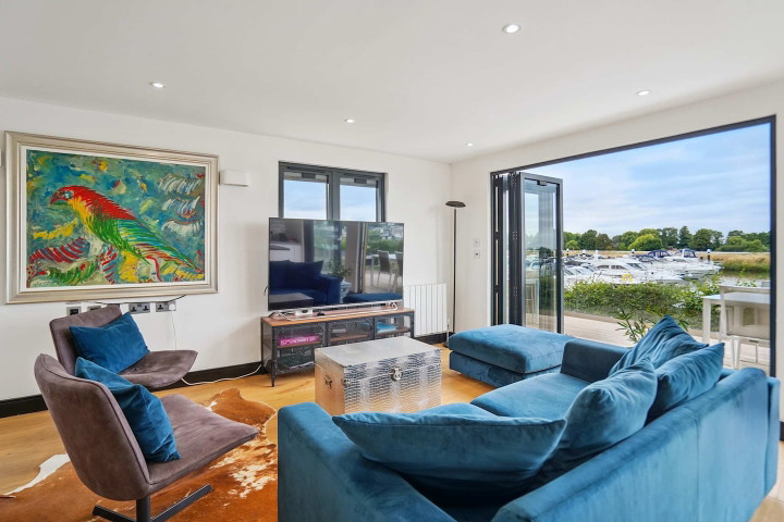 Luxury Lodge River Thames  Beautiful Marina Views - Buckinghamshire
