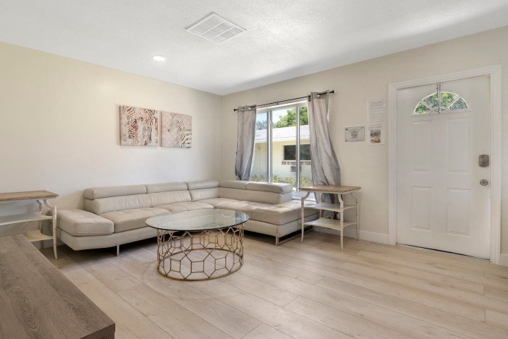 Updated 2 Bedroom Apartment Downtown Ft Lauderdale - Fort Lauderdale
