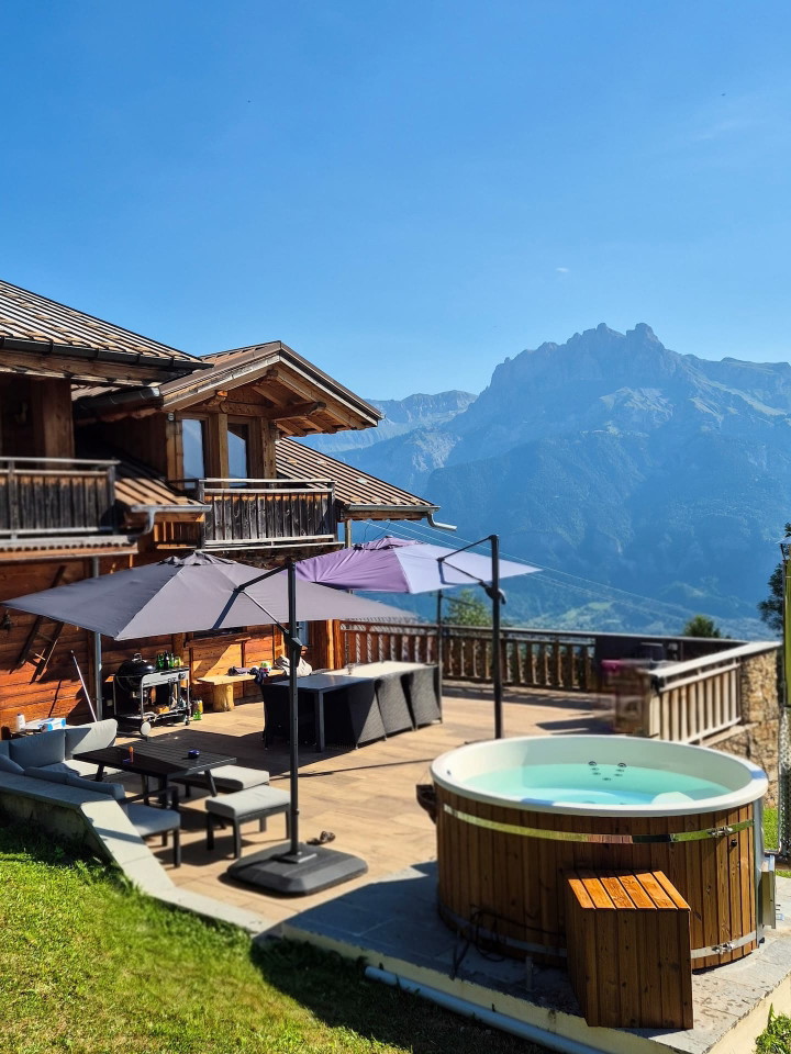 Chalet Savoyard Sur Piste De Ski - Combloux