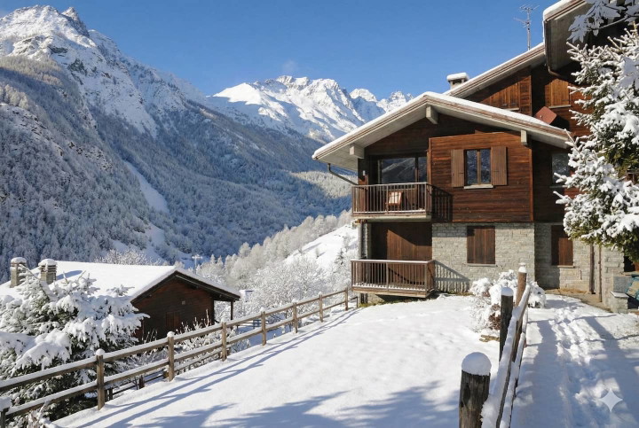 Elegant Chalet Apt. - Panoramic Views & Garage - Torgnon