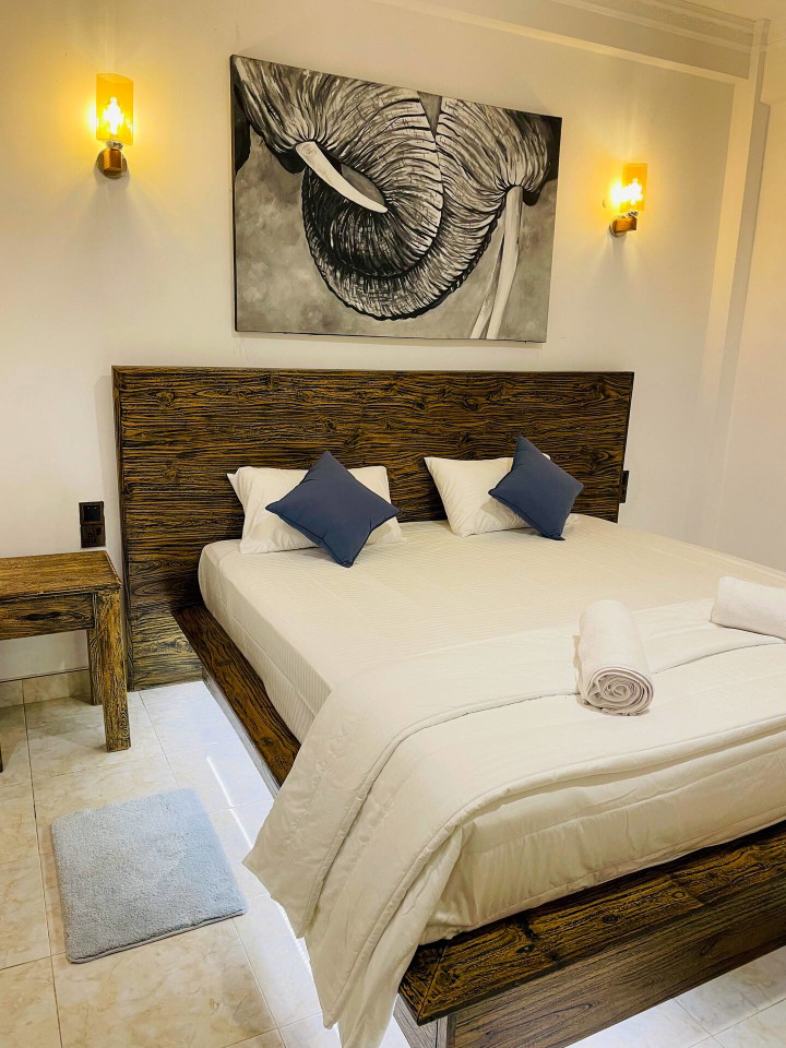 Luxury 3 Bedroom Mountain-view Villa, Sleeps 1-6 - Sri Lanka