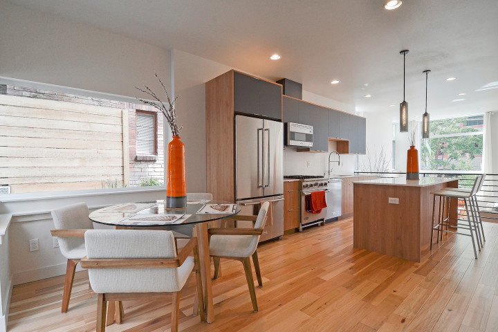 Stunning Space Needle, Downtown And Lake Union View - Modern Townhome + Parking - Seattle, WA
