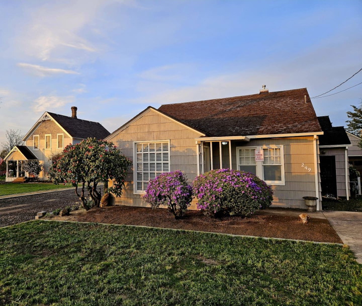 Dundee Hills Villa Rosé - Dundee, OR