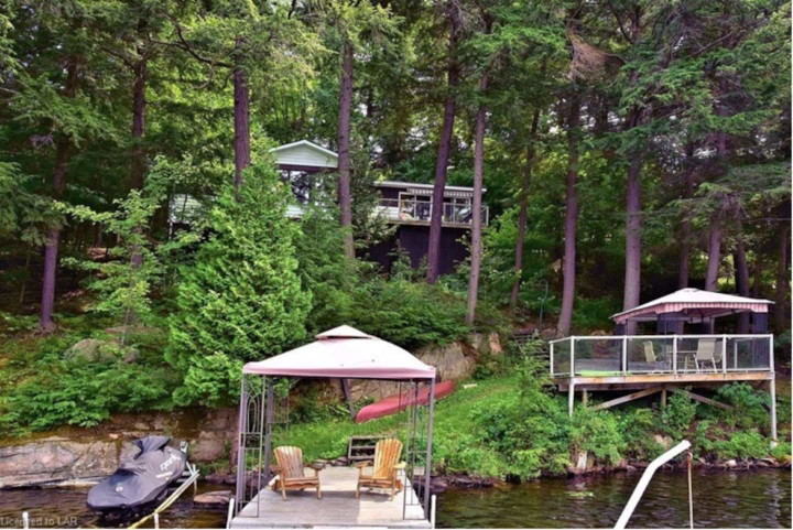Private 4 Season Waterfront Cottage - 2 Hrs From To -Great Swimming / Fast Wi-fi - Kawartha Lakes