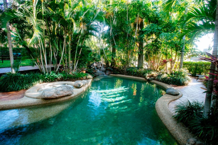 Oasis In Townsville - Family Room With Kitchenette - Queensland