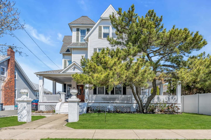 Fabulous Historic Seashore Victorian - Jersey Shore, NJ