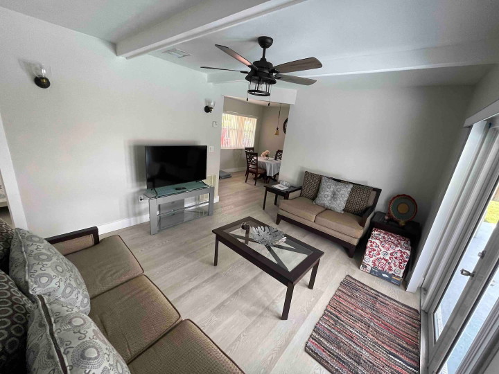 Quaint 3-bedroom Home With A Pool. - Homestead, FL