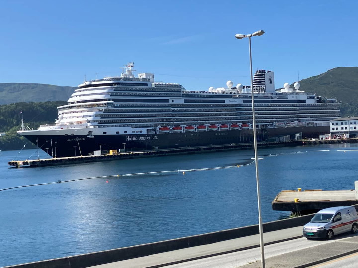 Sentrums Leilighet Med Balkong Og Parkering - Ålesund
