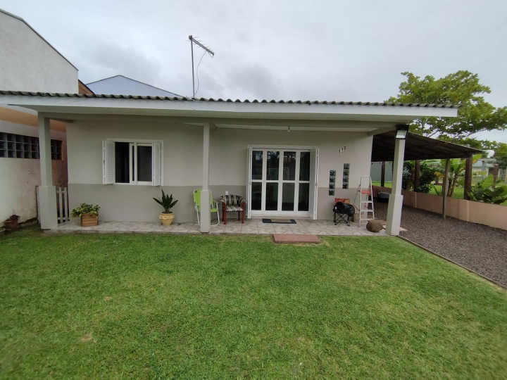 Aluguel De Verão,  Casa A 1 Quadra E Meia Do Mar. - Arroio do Sal