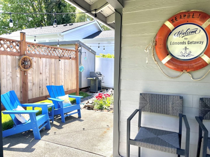 Edmonds Getaway Cottage In Town With Kitchen W/d - Edmonds, WA