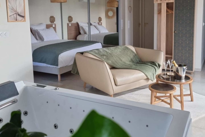 Suite De Charme Avec Balnéo - Angoulême