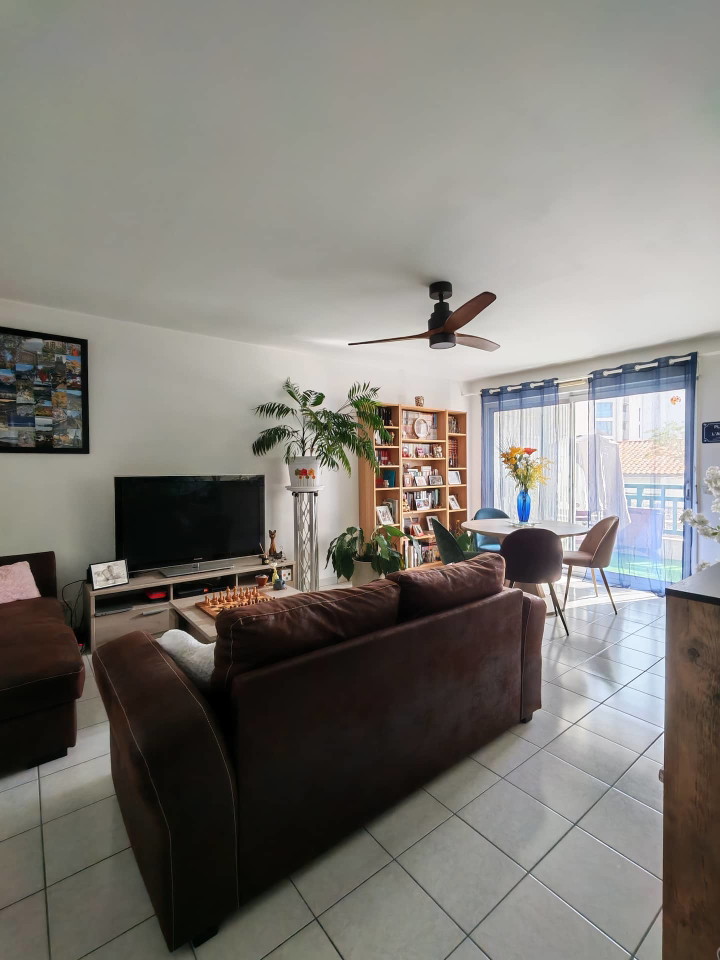 Joli 2 Pièces  Balcon, Parking Privé, Ascenseur - Bayonne