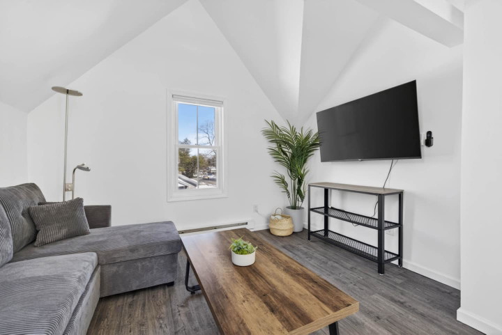 Coastal Westbrook Loft Vaulted Ceilings & Lvl 2 Ev - Old Saybrook, CT