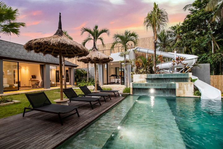 Villa Slide 5br W/infinity Pool & Gym In Ubud - Ubud