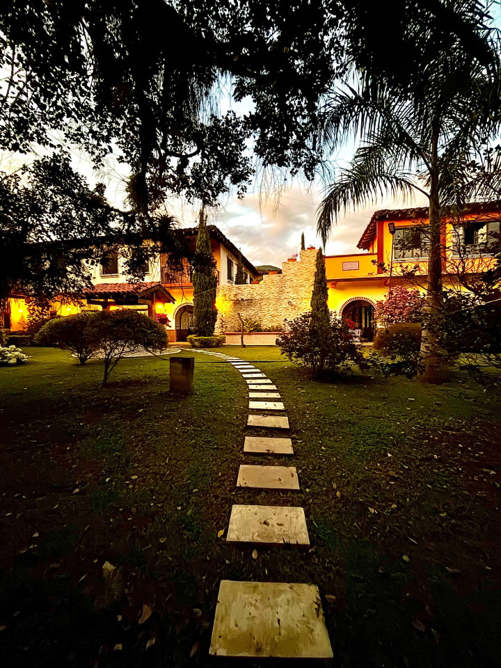 Hermosa Casa Campestre Con Arquitectura Colonial - La Victoria