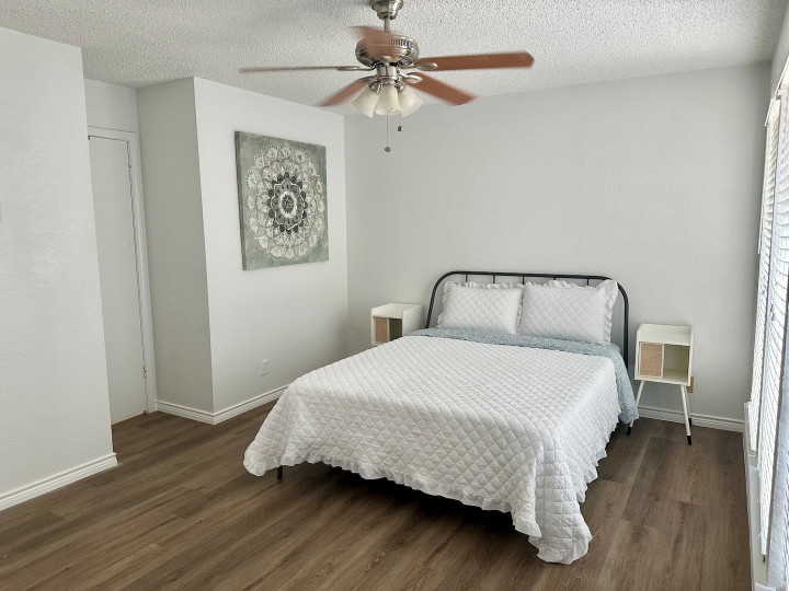 Cozy Townhome 2 Bedroom 2.5 Bath Central Location. - Carrollton, TX