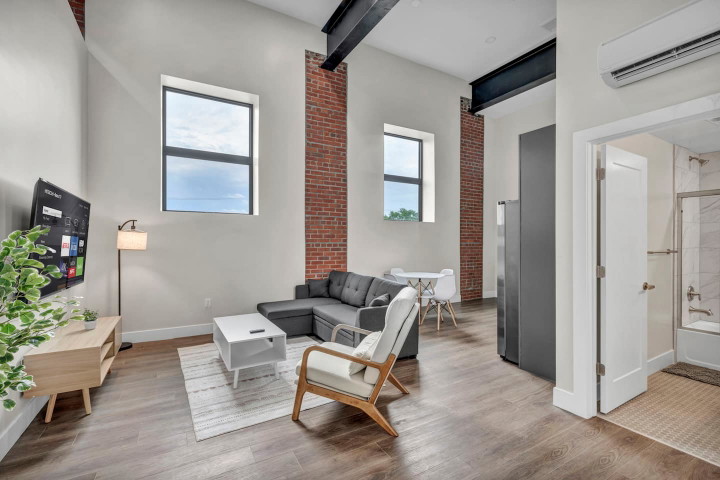 Loft Style+3bd+free Parking+10min To Dt - Berea, OH