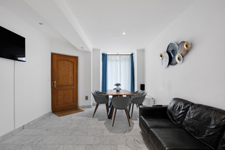 3 Bedroom Apartment In Kreuzberg - Berlín