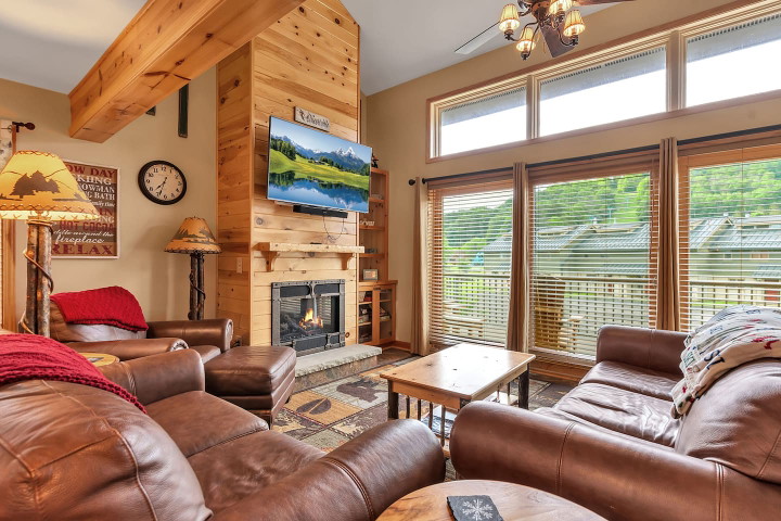 Prime Location! Evl, Ski In/ski Out, Golf & Pools - Ellicottville, NY