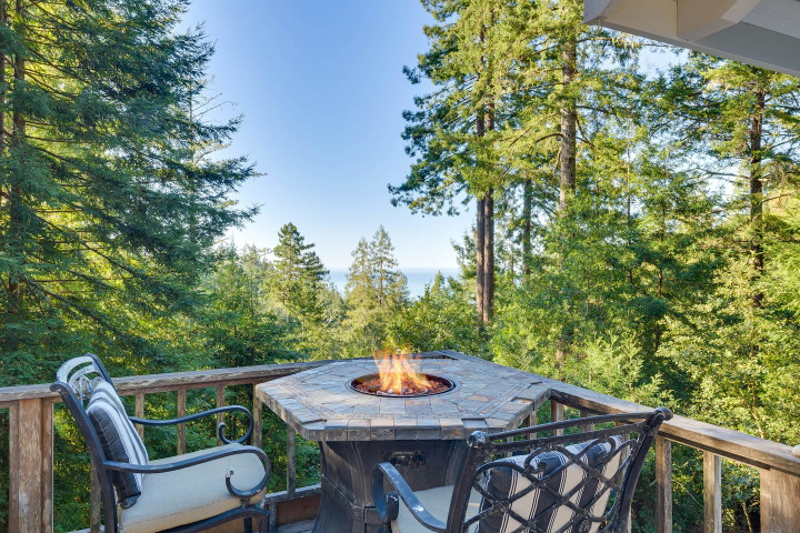 Ocean & Redwoods Views! Coastal Norcal Sanctuary - Gualala, CA