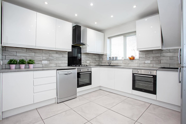 Entire Semi-detached House In Manchester - 샐퍼드