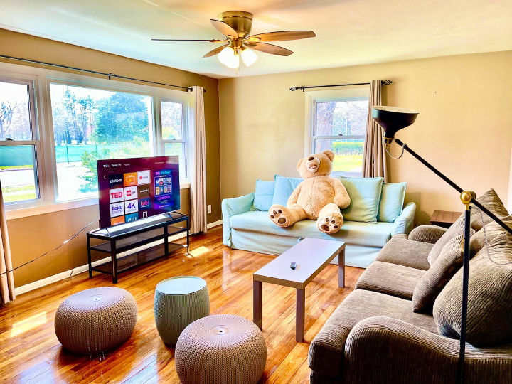 Beautiful Golf View, 6 Br 2 Bath, Walk To Nd - South Bend, IN