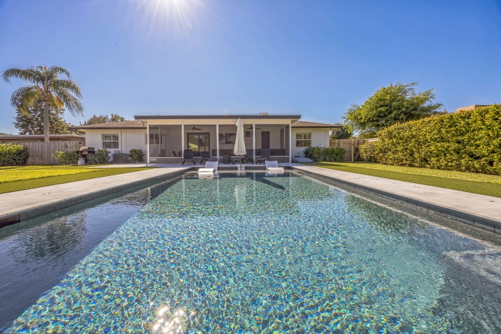 Spacious 6br Jupiter Home With Saltwater Pool - Jupiter, FL
